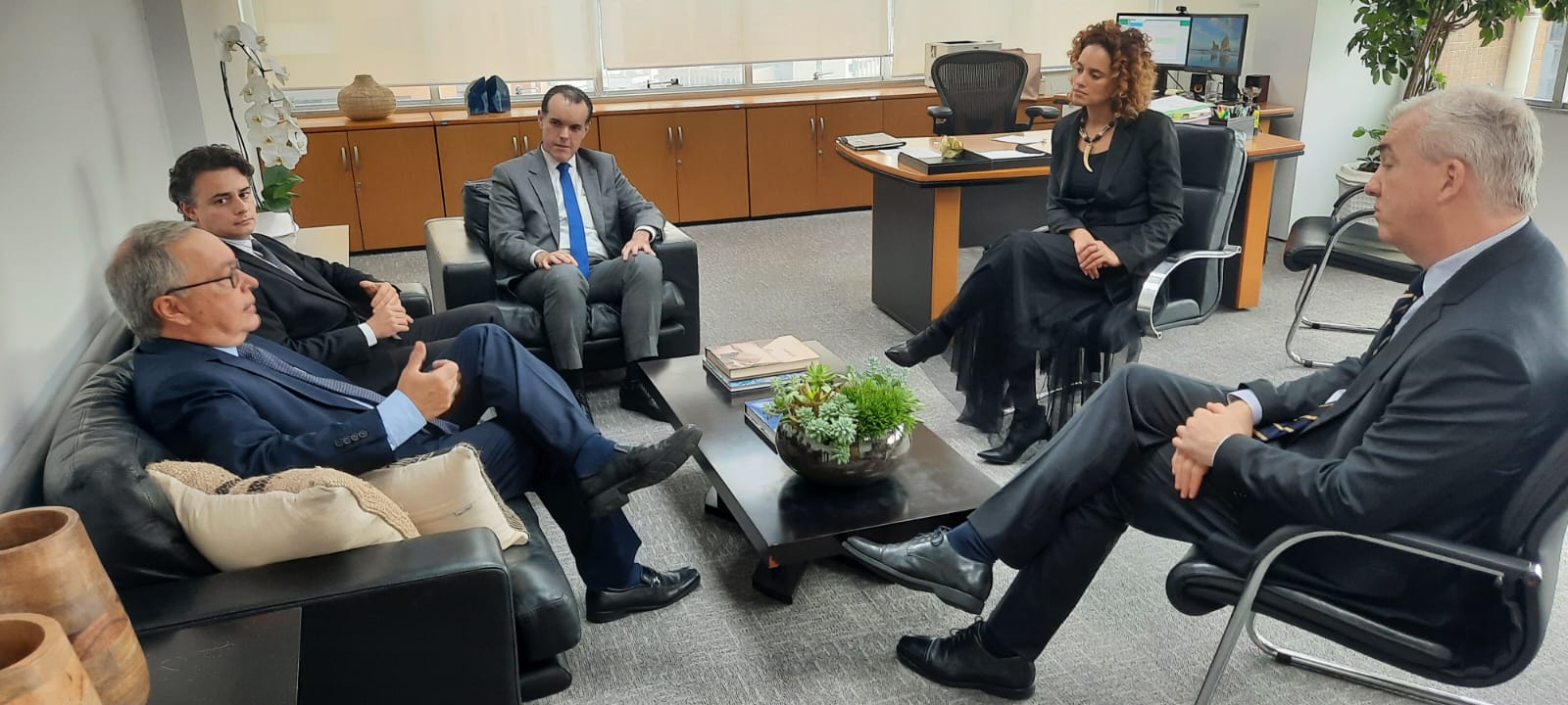 Gabinete da PGE recebe visita de ex-procurador geral - PGE ... Gabinete da PGE recebe visita de ex-procurador geral - PGE ...